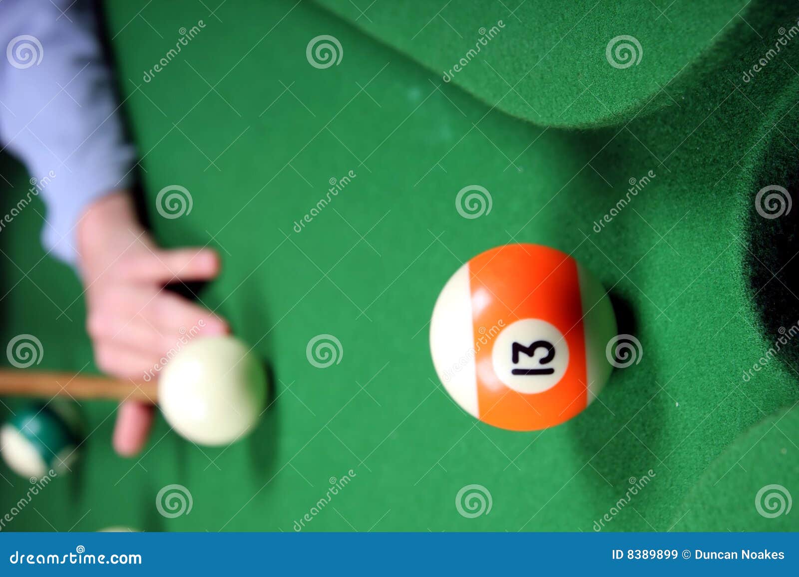 Pool of Biljart stock afbeelding. Image of uitdaging, pret - 8389899