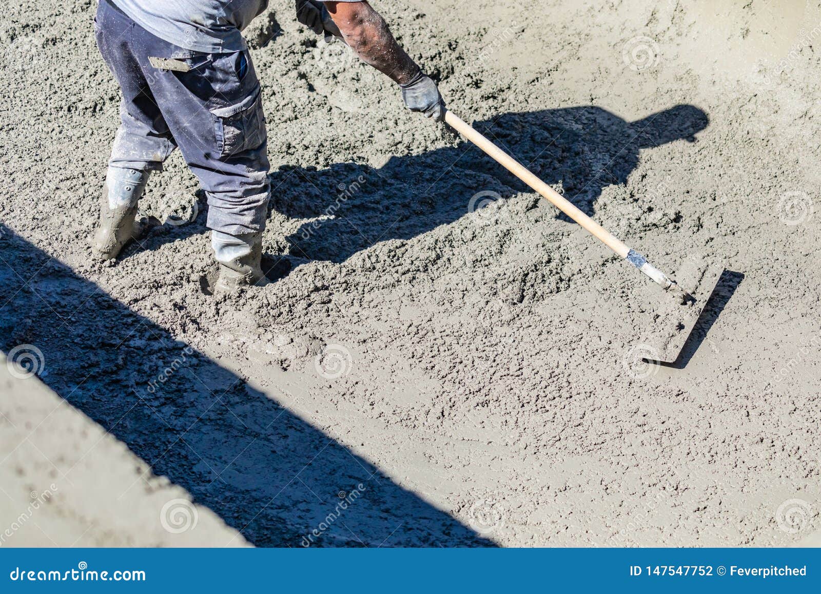 Pool Construction Worker Working with a Bullfloat on Wet Concrete Stock ...