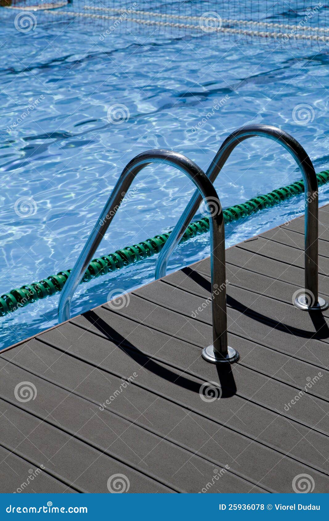 Pool trappa arkivfoto. Bild av poolsida, akvat, pöl, trappa - 25936078