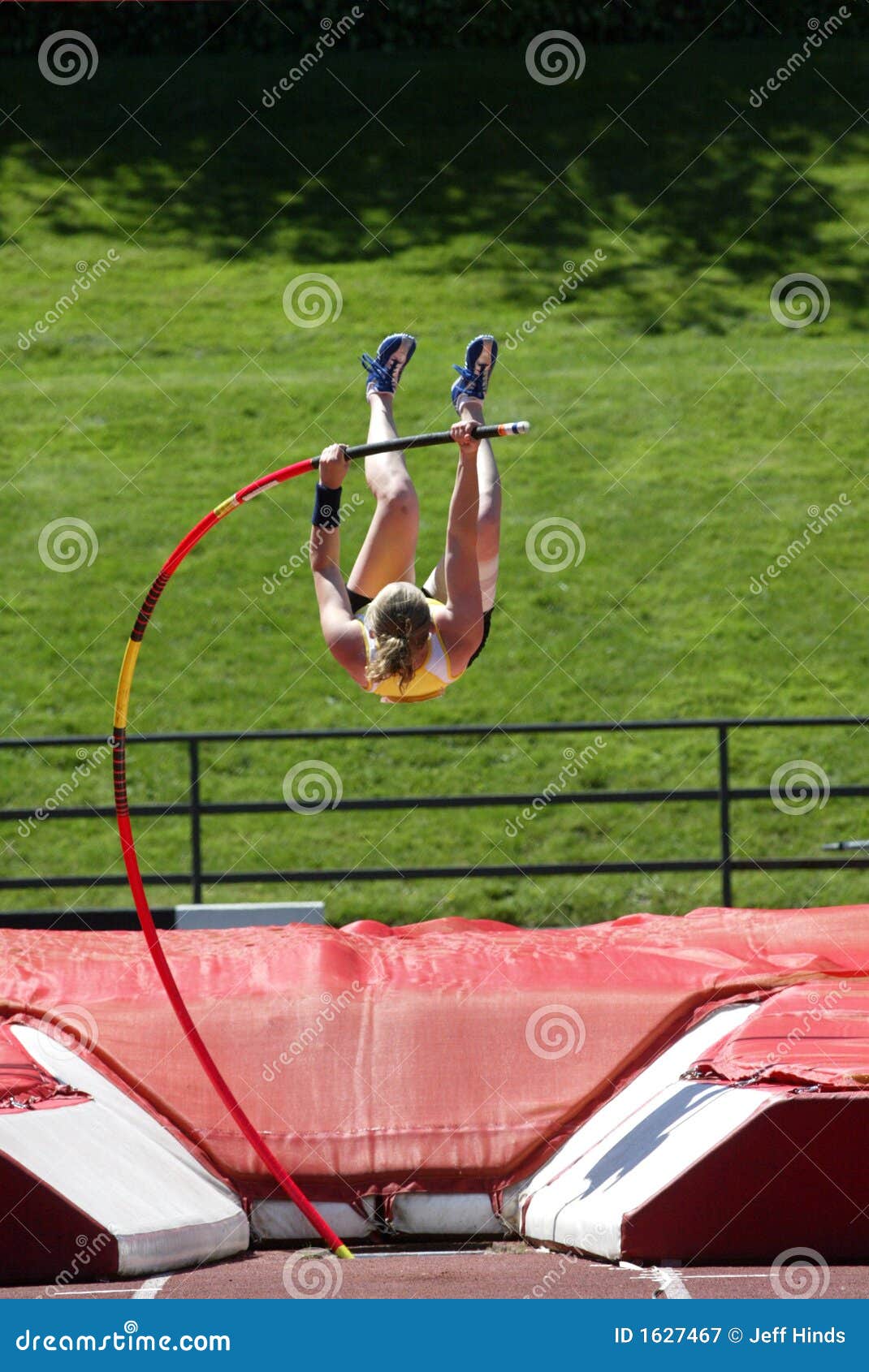 Pool Vaulter stock afbeelding. Image of gebied, macht - 1627467