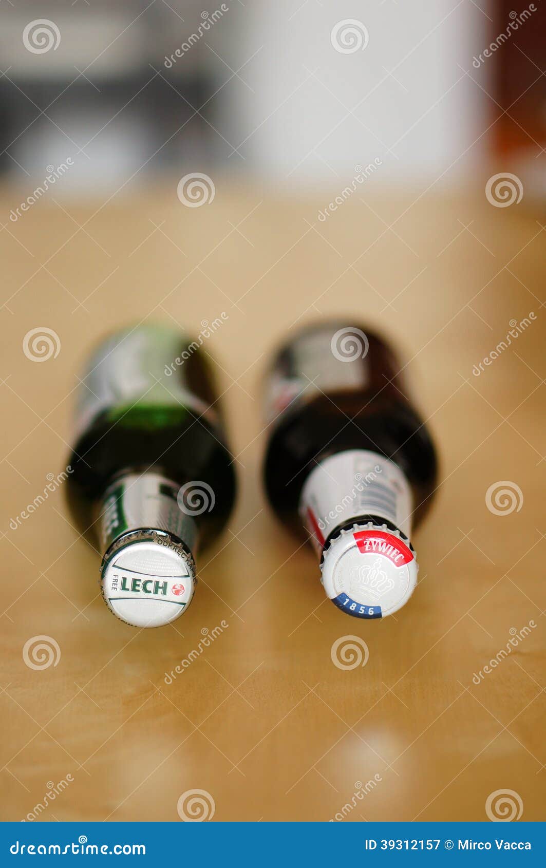 Pools bier redactionele fotografie. Image of populair - 39312157