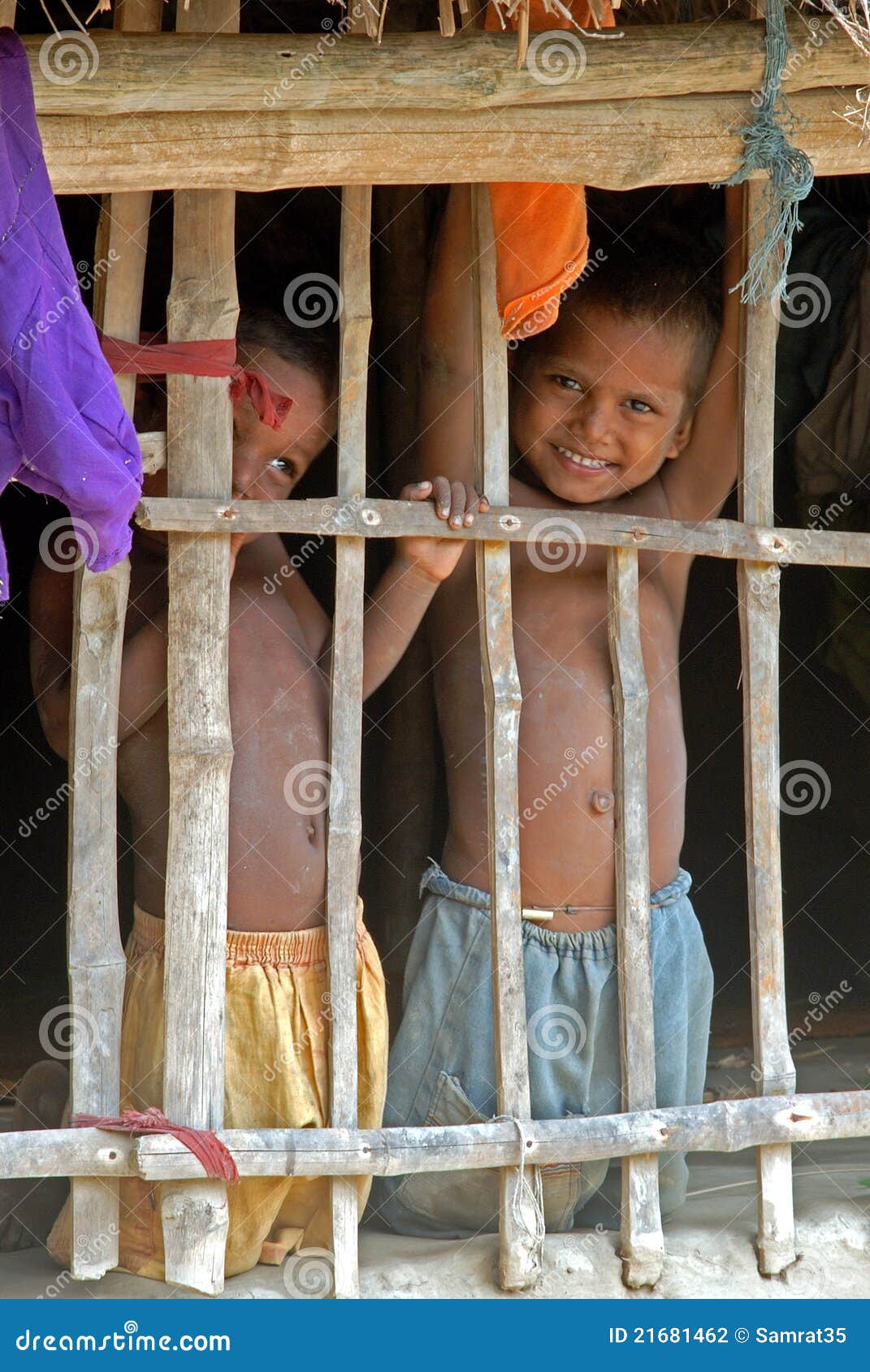 Poor Children in India editorial photography. Image of people - 21681462