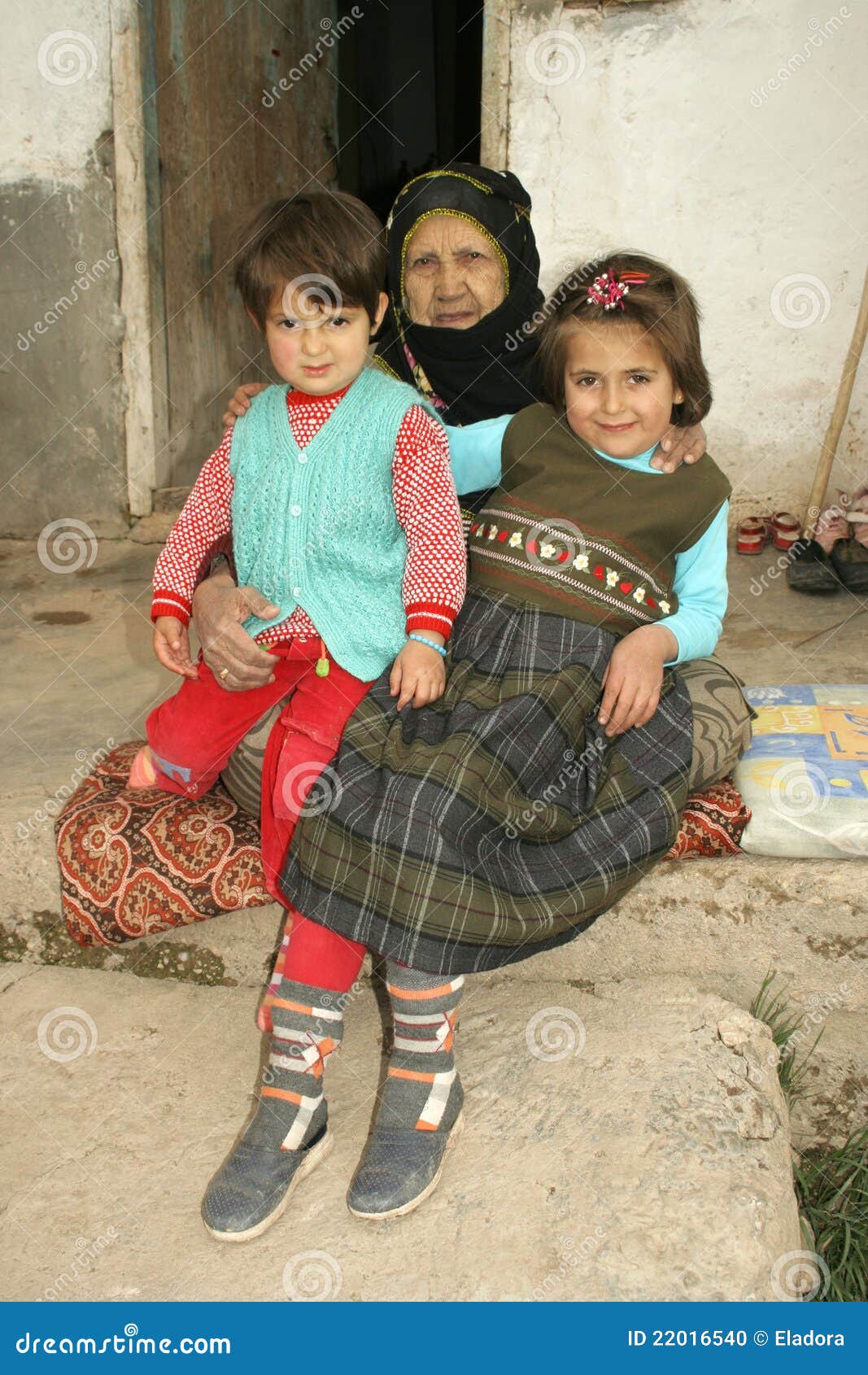 Poor family portrait stock photo. Image of doughter, children - 22016540