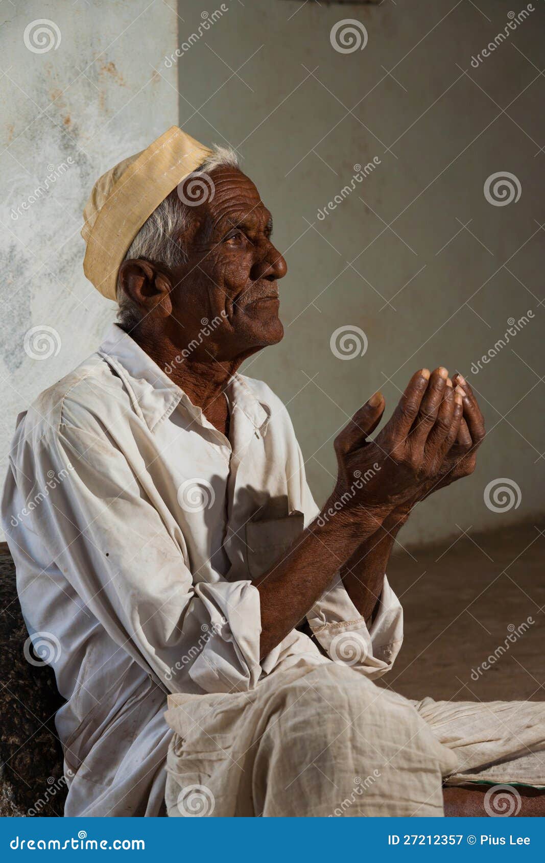 Poor Indian Male Beggar Profile Hands Out Editorial Photography - Image ...