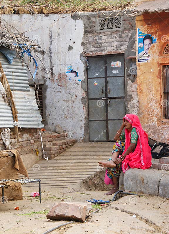 Poor, rural area in India editorial photography. Image of circle - 19850307