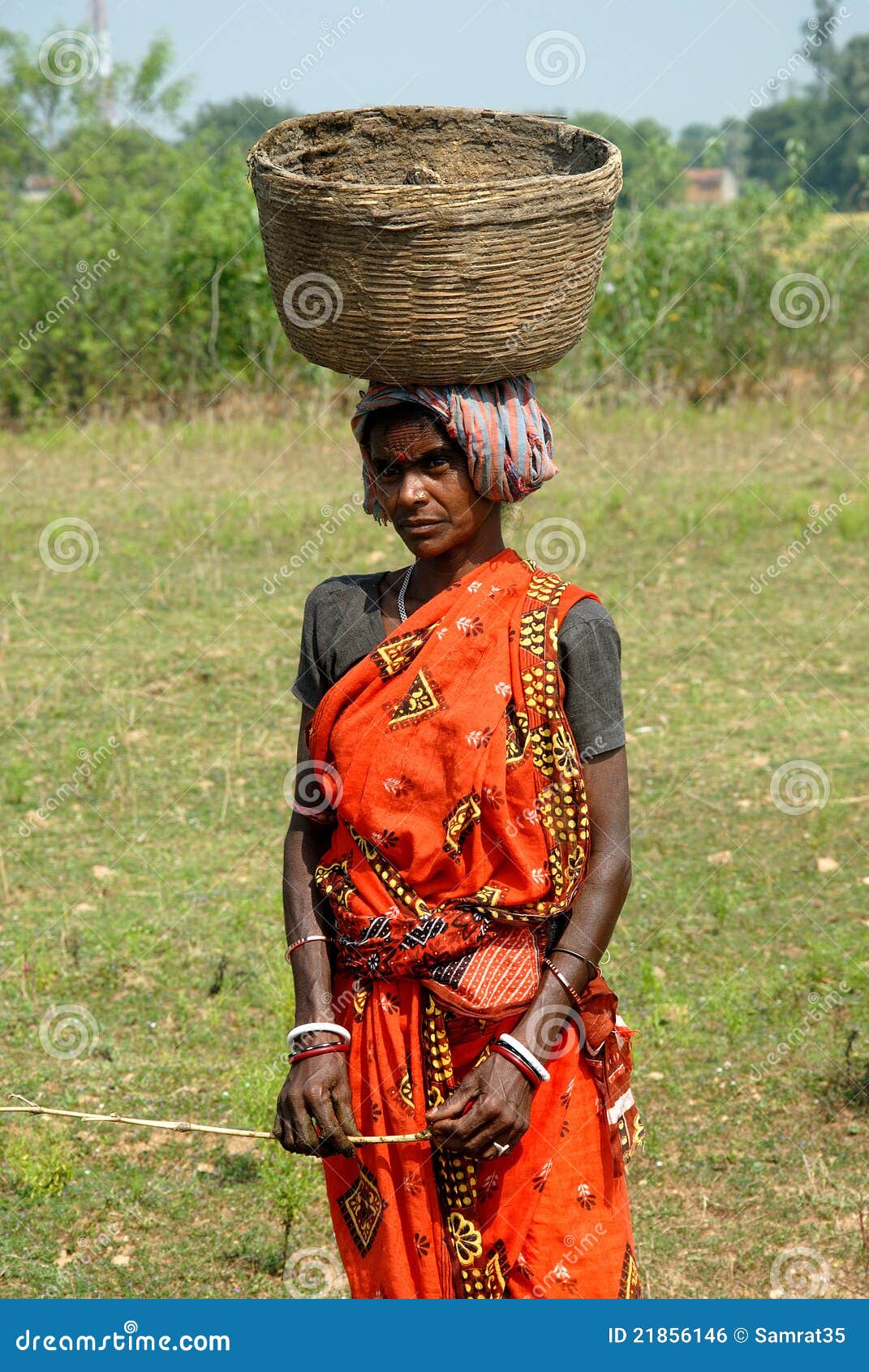 Poor Woman editorial photo. Image of land, saree, remote - 21856146