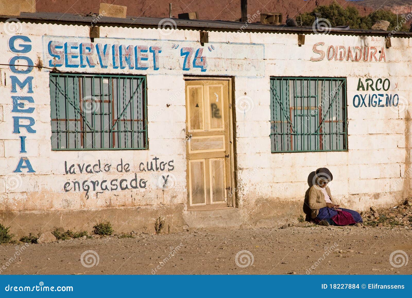 Poor woman, Bolivia editorial stock image. Image of female - 18227884