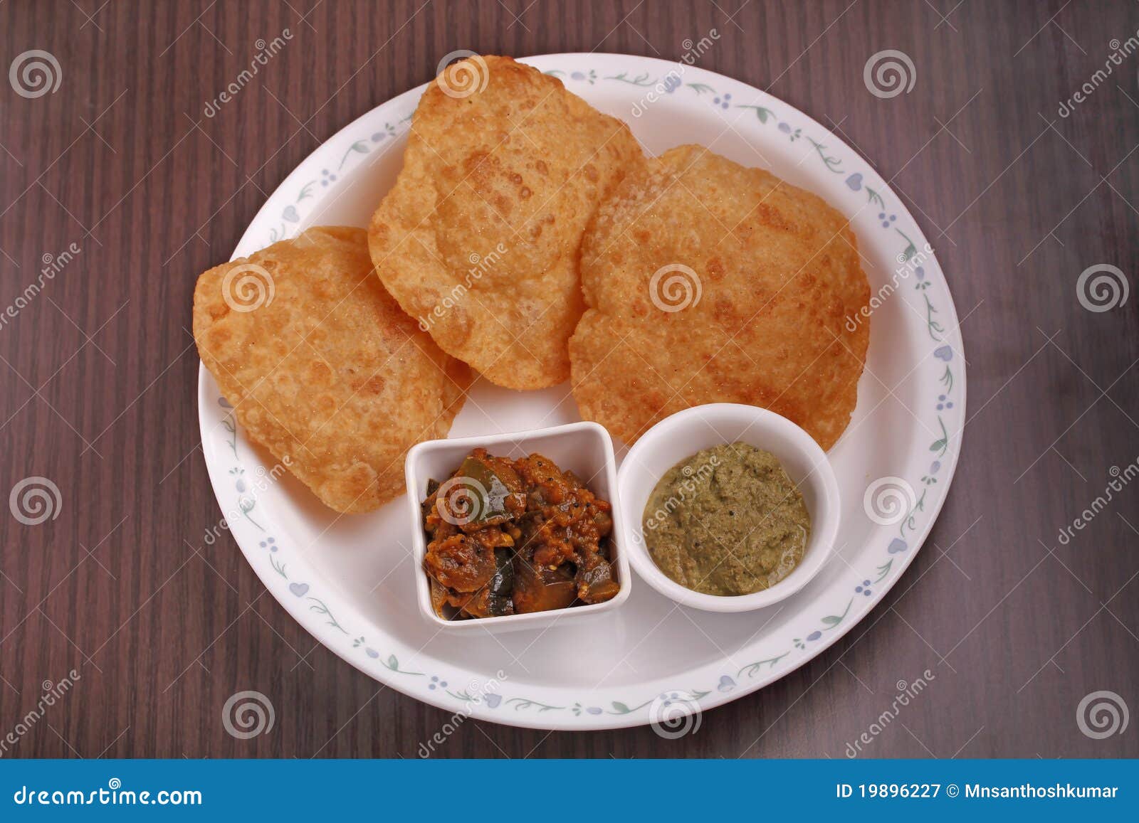 Poori with Chutney and Subzi Stock Image - Image of chutni, chapati ...
