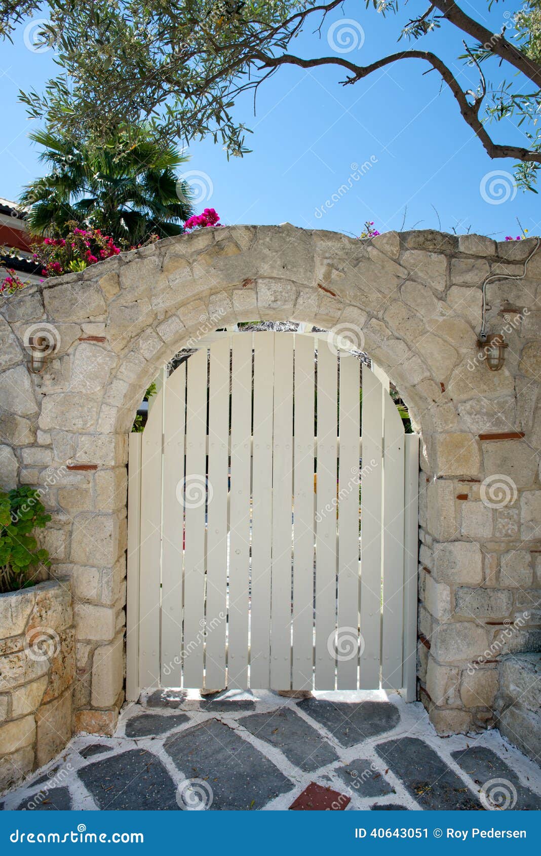 Poort stock afbeelding. Image of omheining, openlucht - 40643051