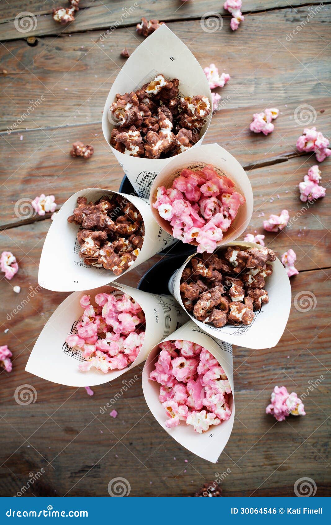 De Popcorn Van De Chocolade Stock Foto - Image of bedekt, heerlijk ...