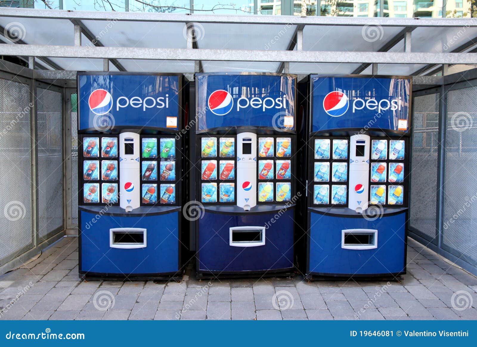 Pop Machines editorial photo. Image of drinks, gatorade - 19646081