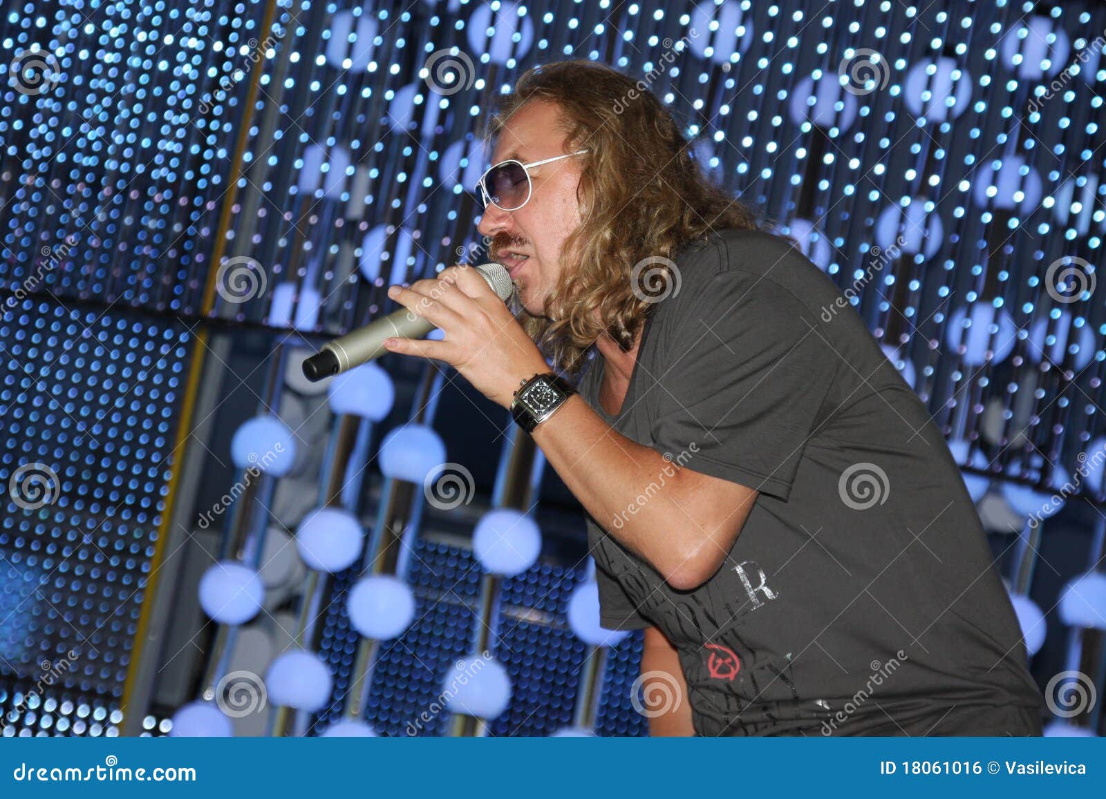 The pop star Igor Nikolaev editorial photo. Image of color - 18061016