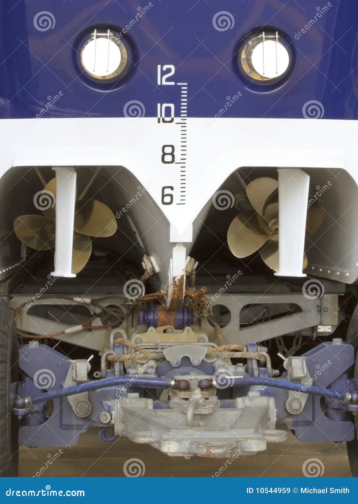 Popa De Un Bote Salvavidas Moderno Imagen de archivo - Imagen de ...