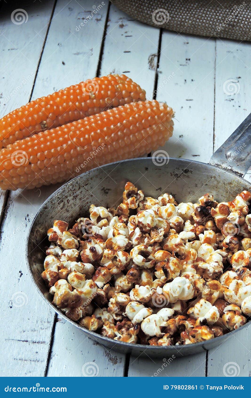 Popcorn in a pan stock image. Image of earthen, appetizing - 79802861