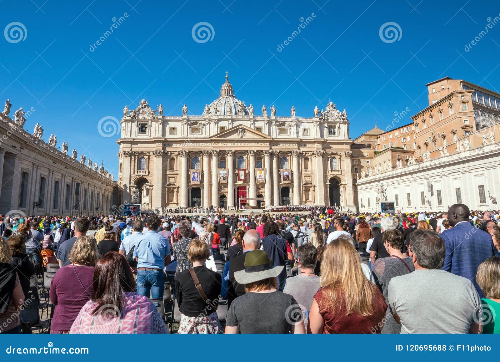 Pope Francis Processing into Mass at St. Peter`s Square Editorial Stock ...