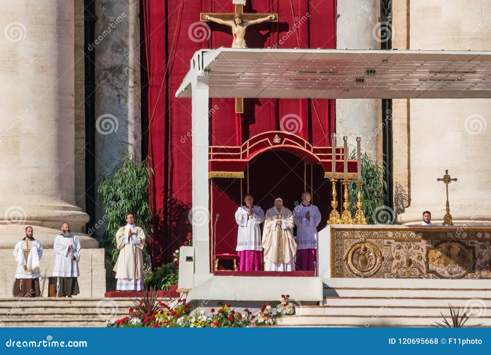 Pope Francis Processing into Mass at St. Peter`s Square Editorial Stock ...