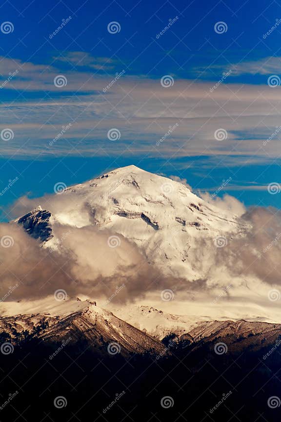 Popo y nubes III imagen de archivo. Imagen de paisaje - 12629415