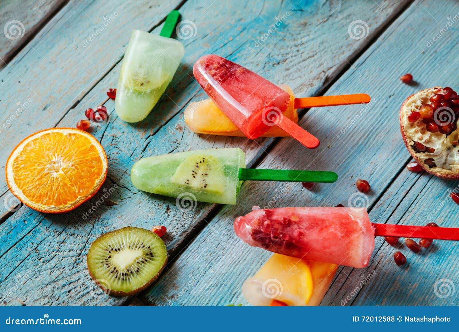 Popsicles foto de archivo. Imagen de travieso, helado - 72012588