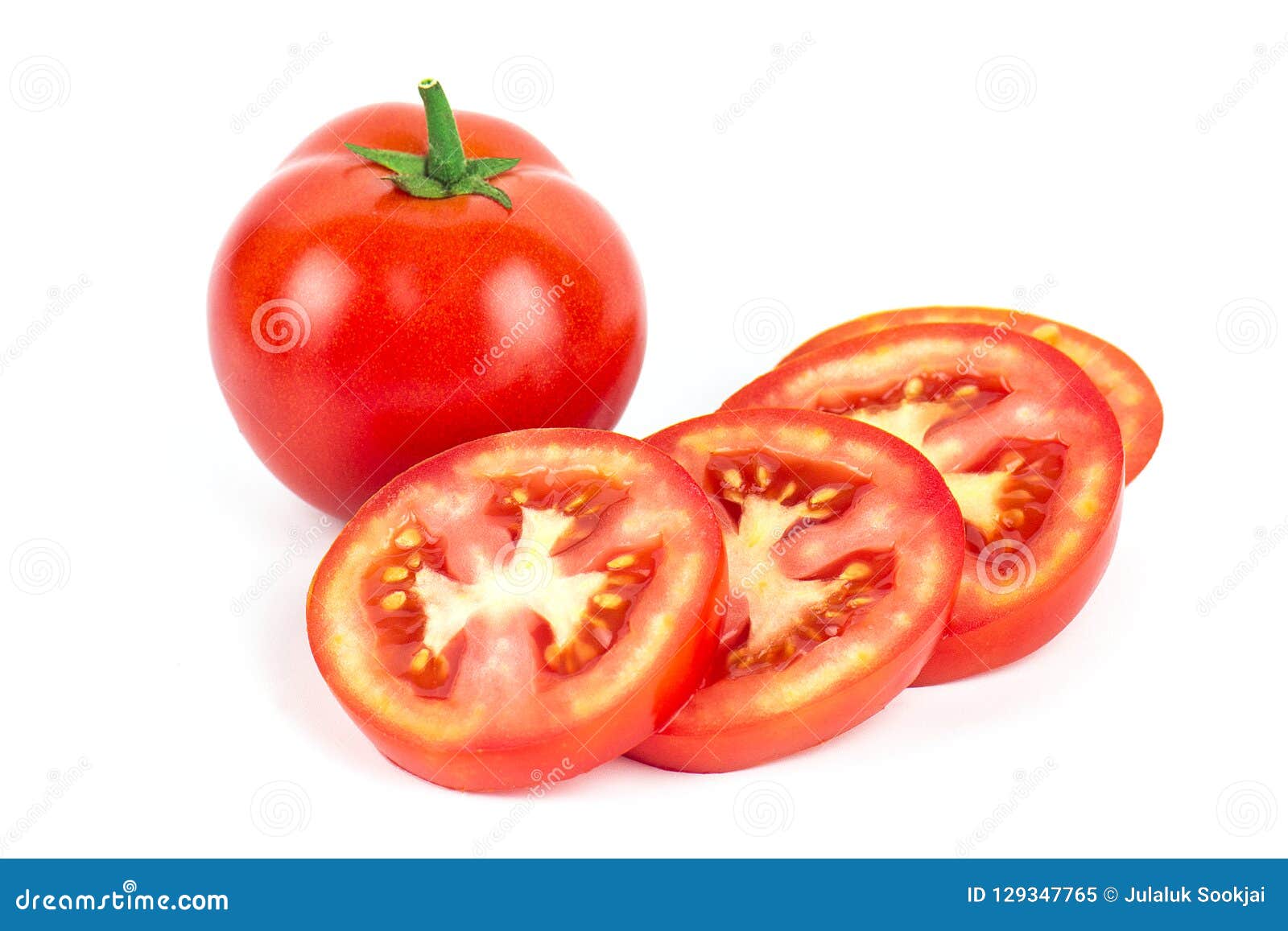 Por Completo Y Un Tomate Cortado Aislado Imagen de archivo - Imagen de ...