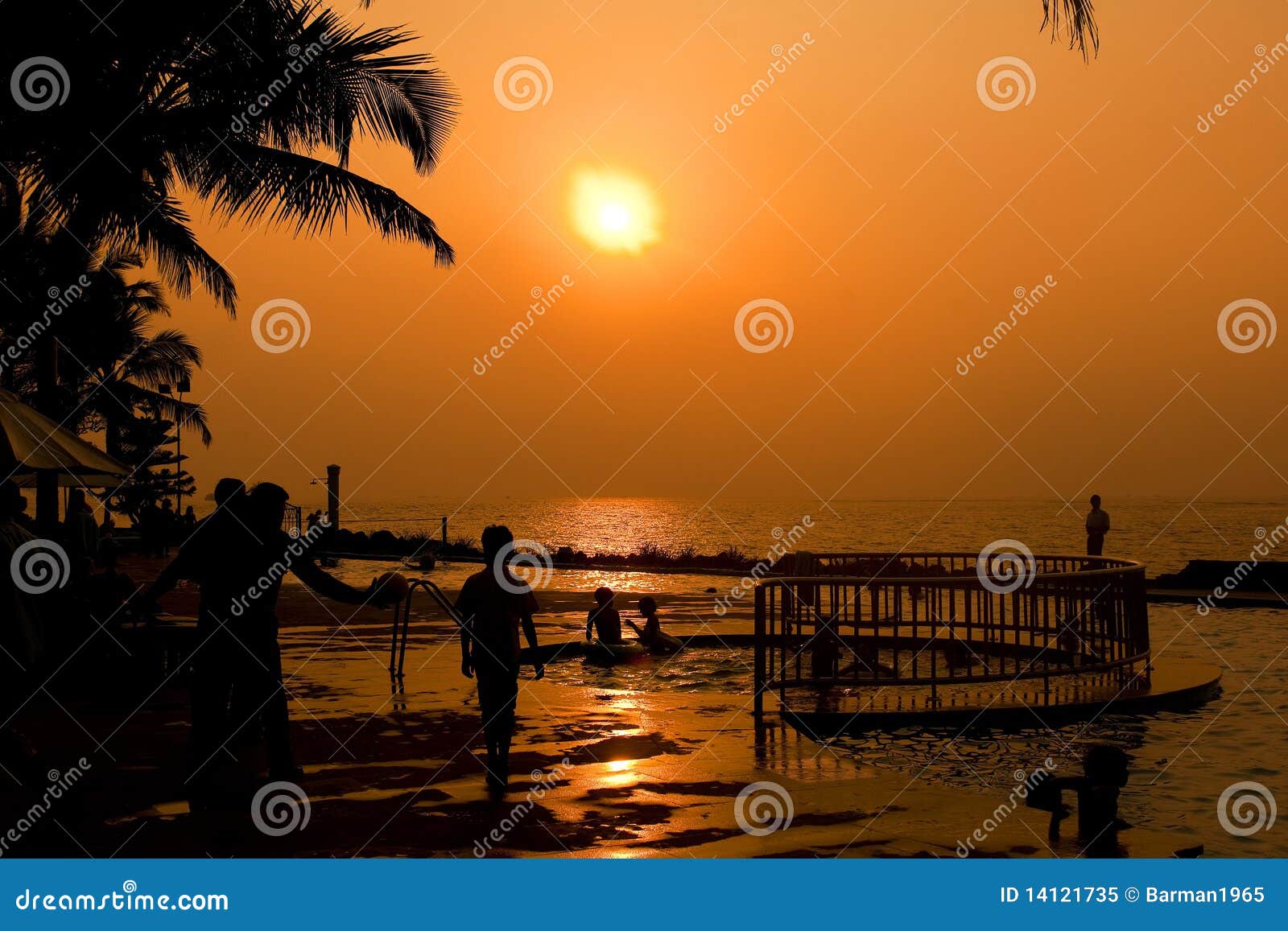 Por do sol de Goa imagem de stock. Imagem de gota, oceano - 14121735