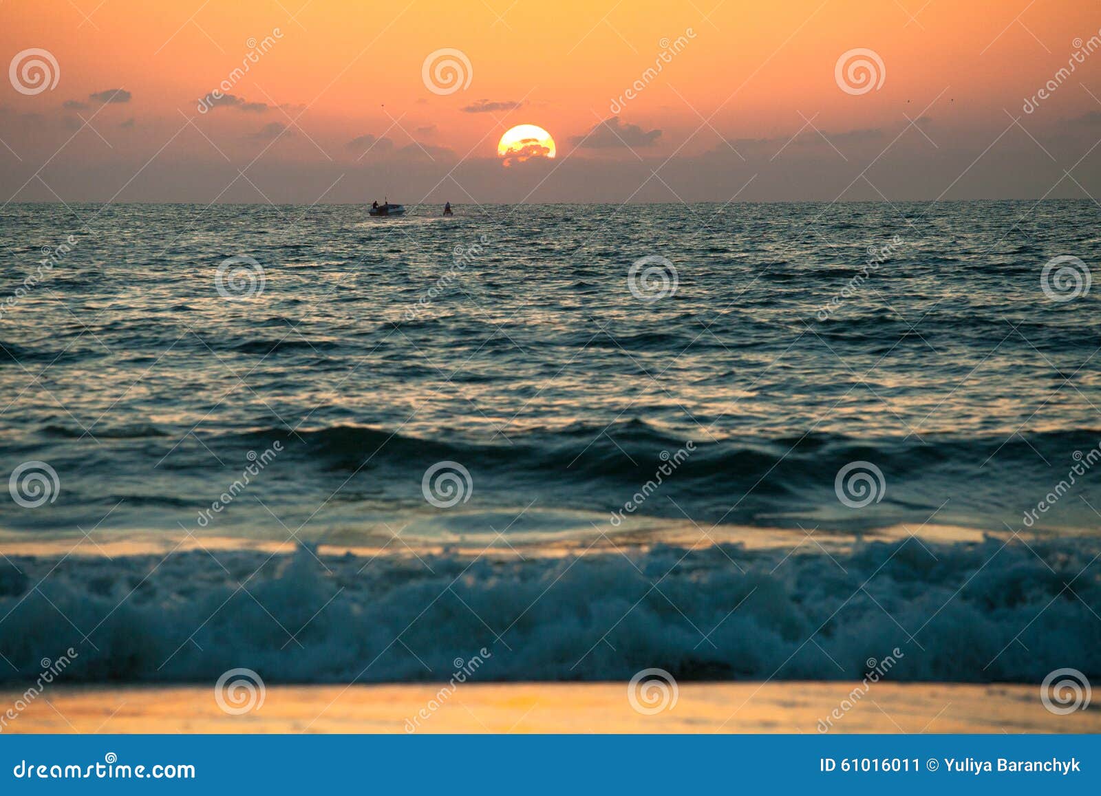 Por do sol na praia de GOA imagem de stock. Imagem de noite - 61016011