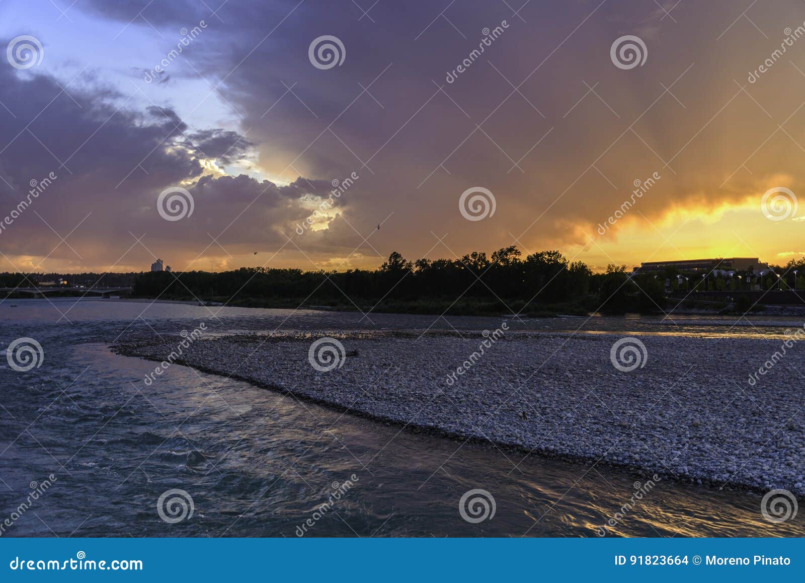 Por do sol no rio da curva imagem de stock editorial. Imagem de ...