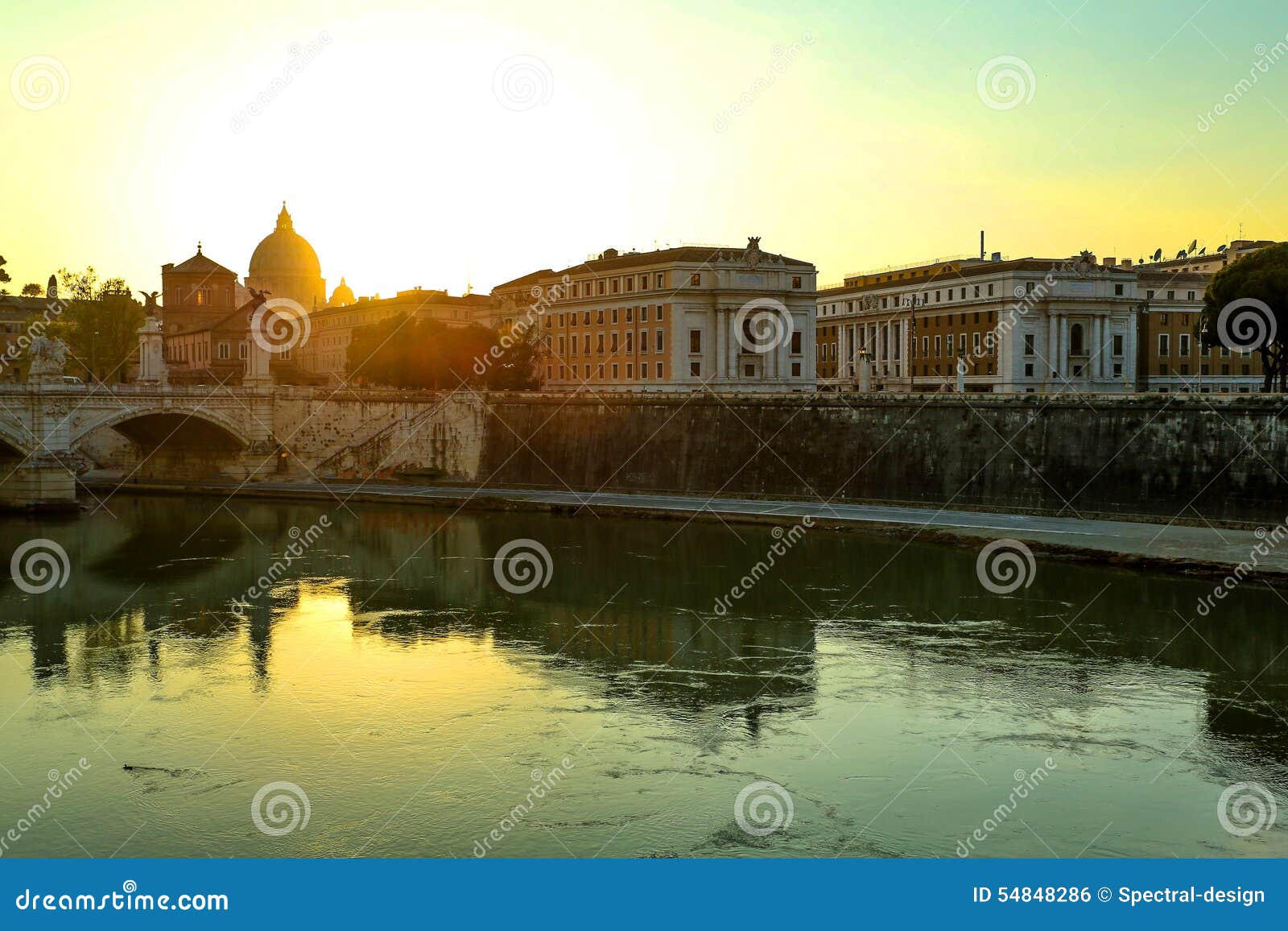 Por do sol sobre Roma foto de stock. Imagem de romano - 54848286