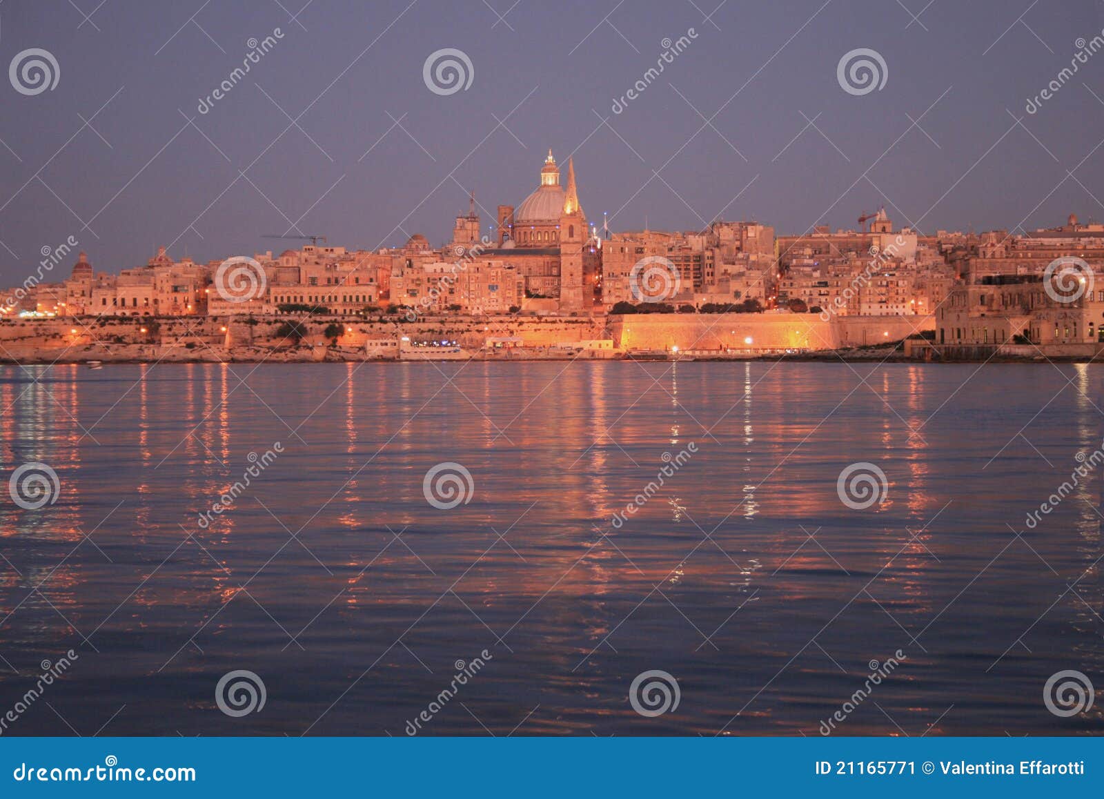 Por do sol um malta imagem de stock. Imagem de malta - 21165771