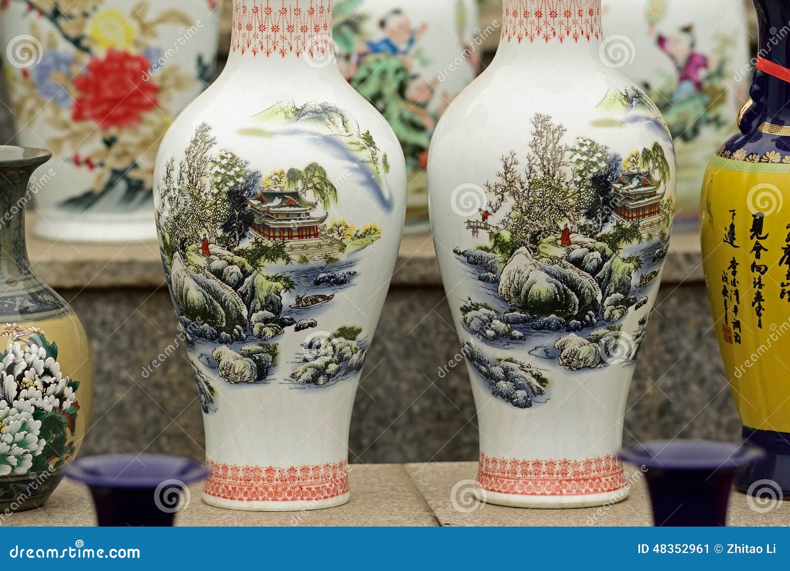 Porcelanas Chinas Para La Venta Imagen de archivo - Imagen de fino ...