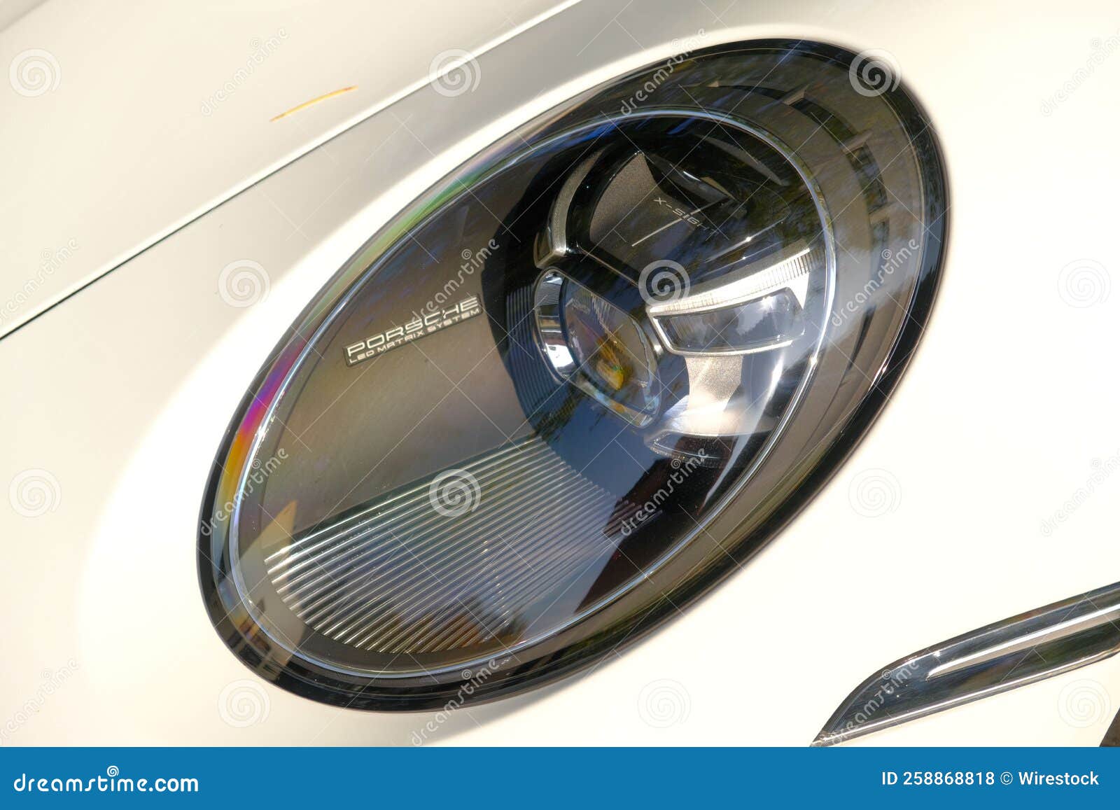 Porsche 911 Carrera S LED Matrix System Scheinwerfer Redaktionelles ...