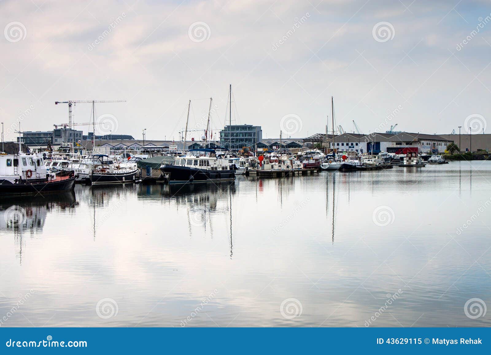 Port à Anvers image éditorial. Image of activité, anvers - 43629115
