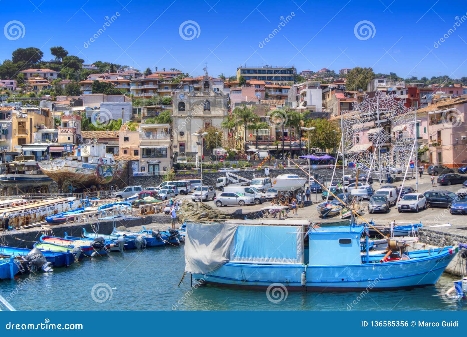 Port of Aci trezza editorial photo. Image of mediterranean - 136585356