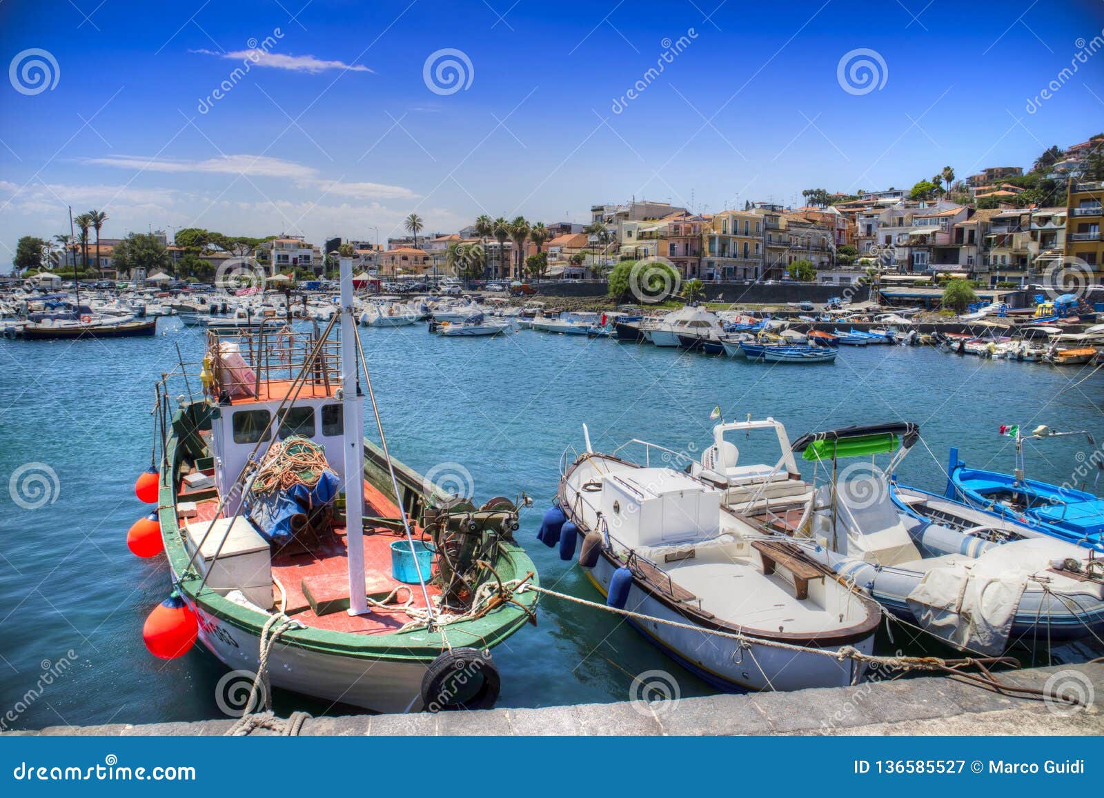 Port of Aci trezza editorial photography. Image of seascape - 136585527