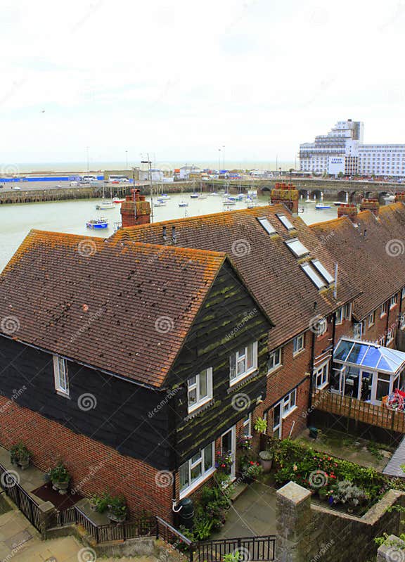 Port Angleterre De Folkestone Photo éditorial - Image du horizon ...