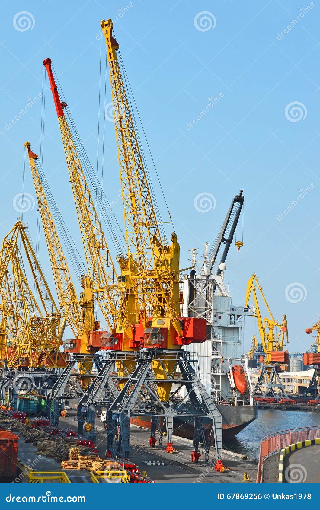 Port cargo crane stock photo. Image of maritime, device - 67869256
