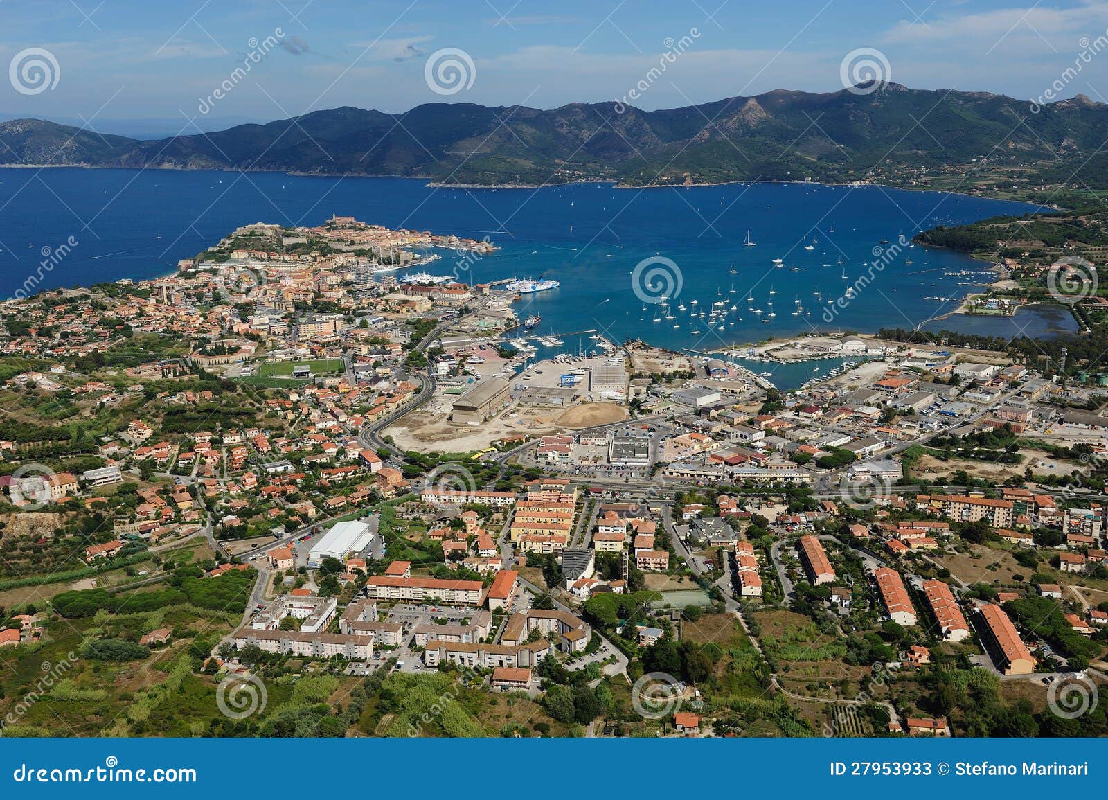 Port De D'Elba-Portoferraio D'Isola Image stock - Image du aérien ...