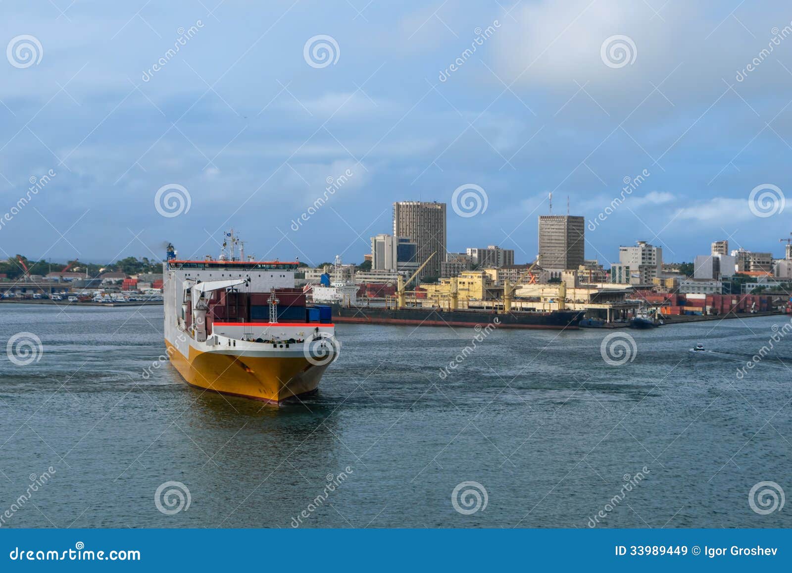 Port de Dakar image stock. Image du sénégal, terminal - 33989449