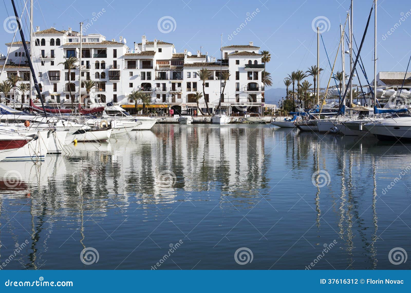 Port de Duquesa, Spain editorial photography. Image of repair - 37616312