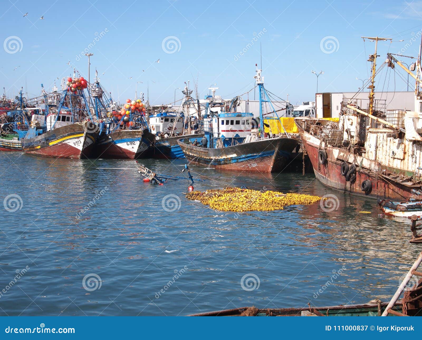 Port de pêche Dakhla photographie éditorial. Image du voile - 111000837