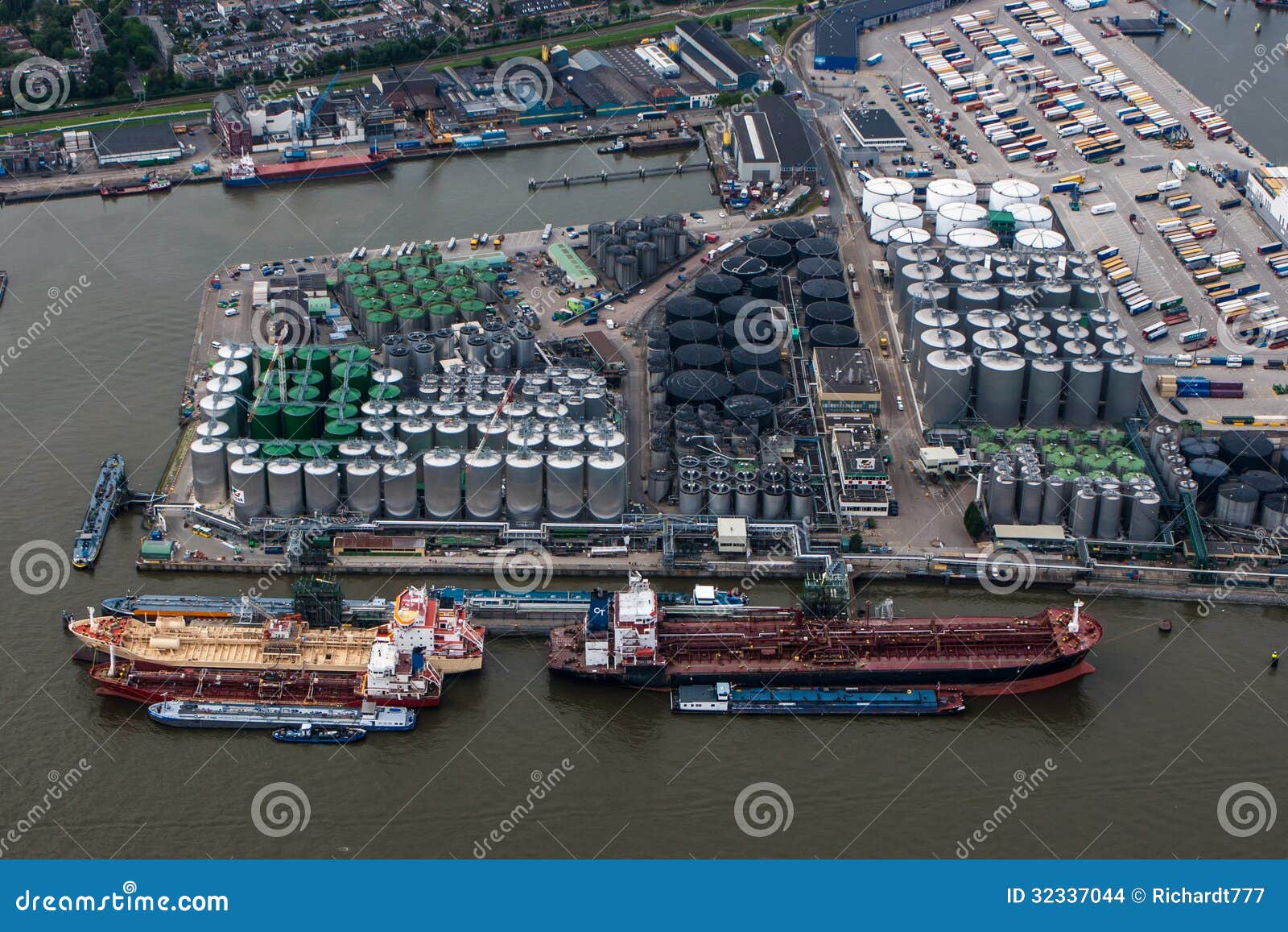 Port de Rotterdam image stock éditorial. Image du réservoirs - 32337044
