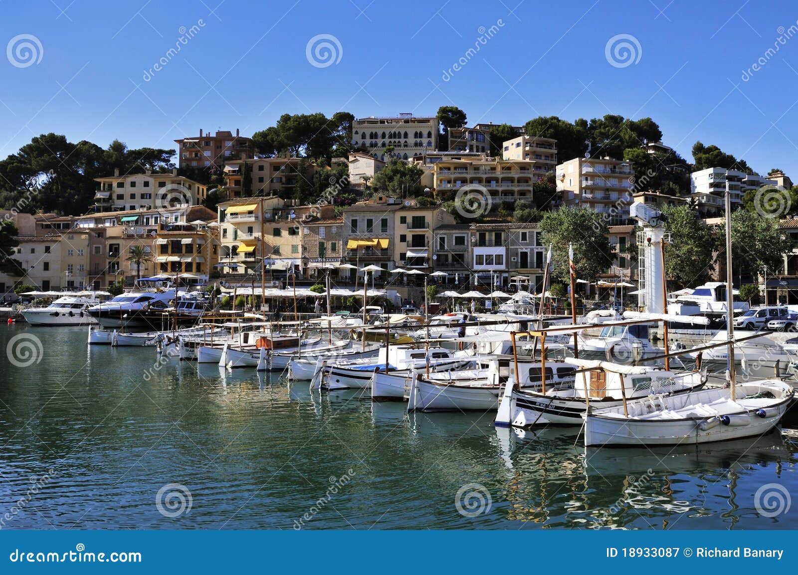 Port de Soller imagen de archivo. Imagen de asegurar - 18933087