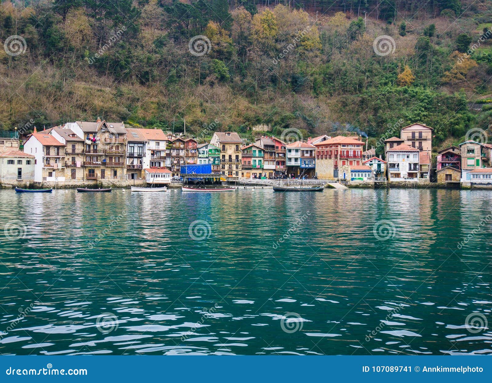 Port De Village Basque Pasaia, Espagne Image stock - Image du maisons ...
