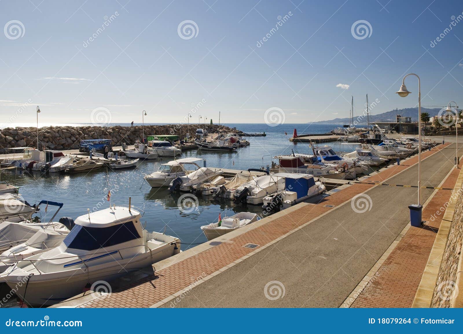 Port de Villaricos photo stock. Image du bateaux, près - 18079264