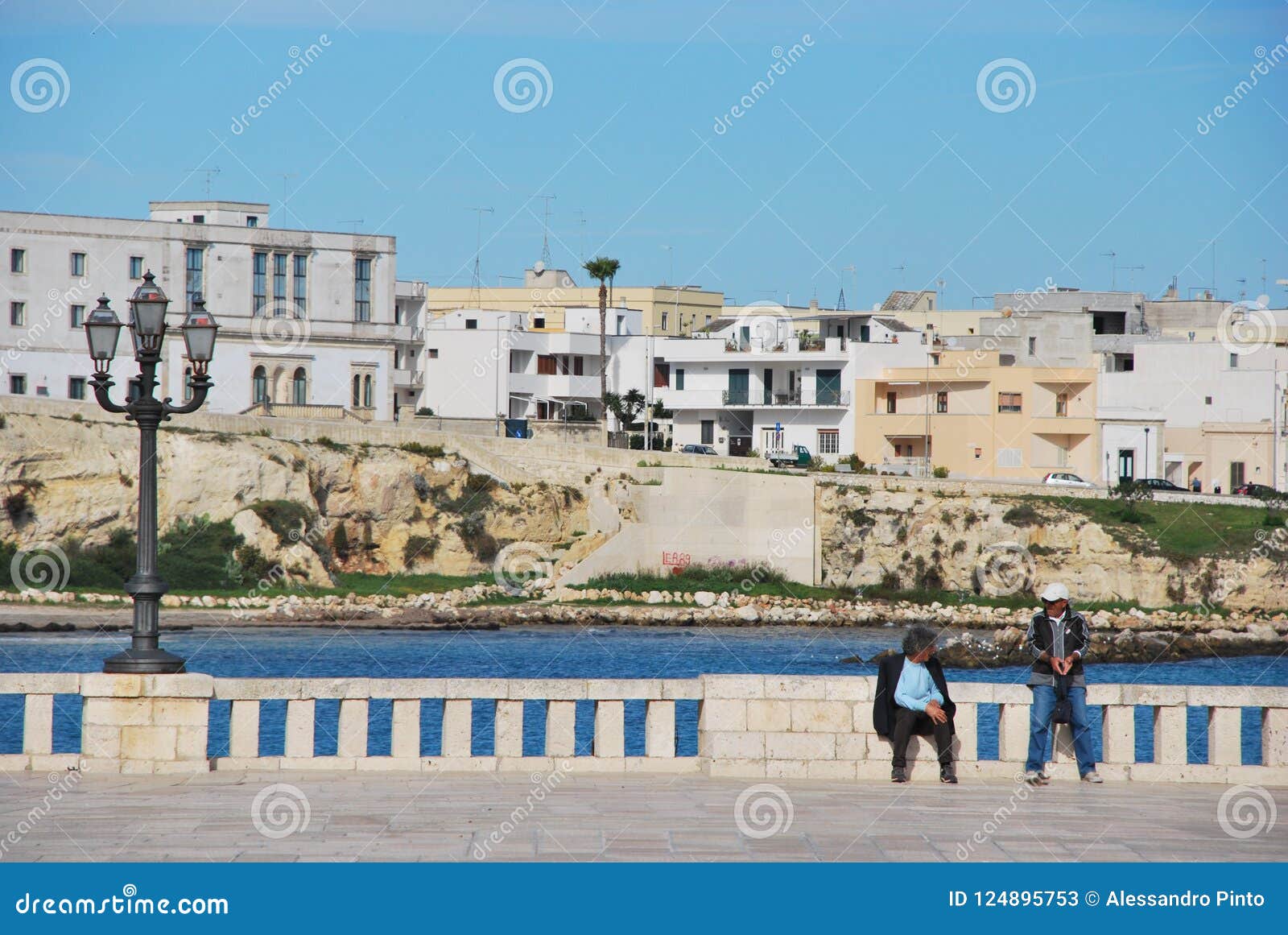 Port Et Architecture Typique Dans Otranto Photo stock éditorial - Image ...