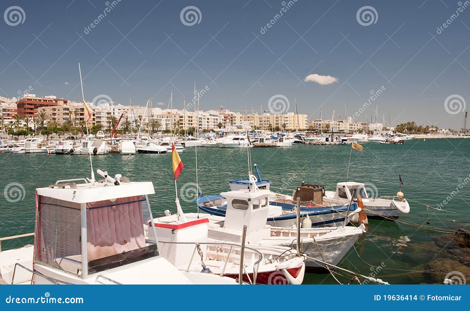 Port et marina de Garrucha photo stock. Image du ville - 19636414