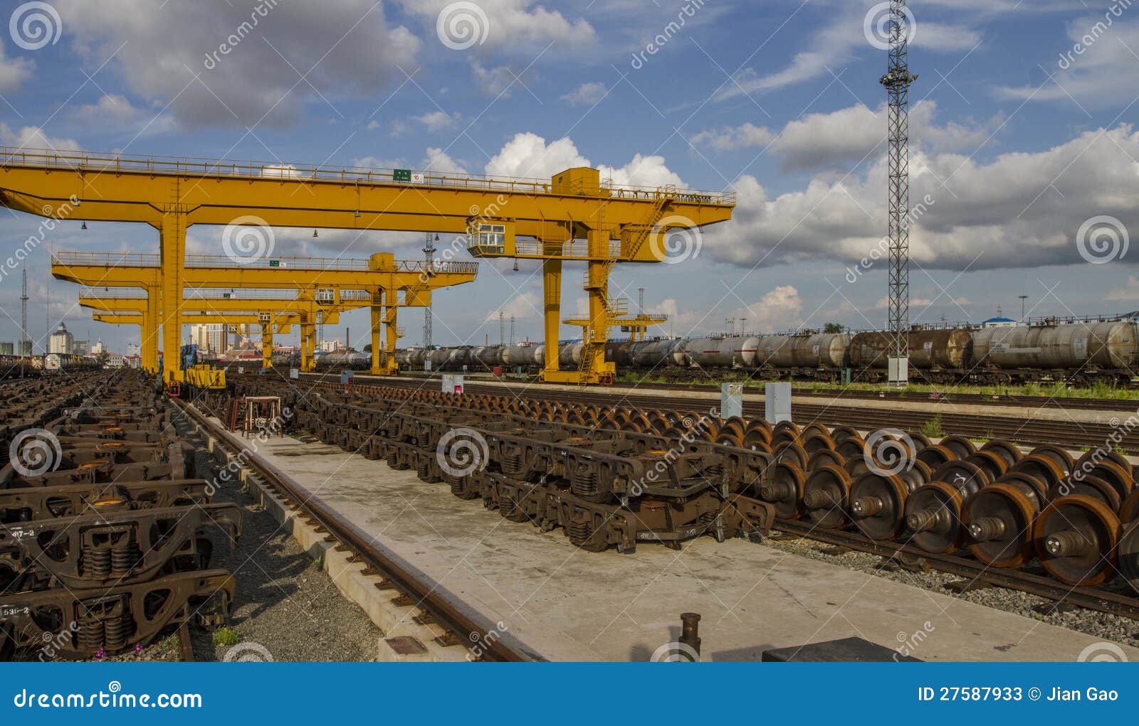 The Port Rail Loading and Unloading Chemical Liqui Editorial Stock ...