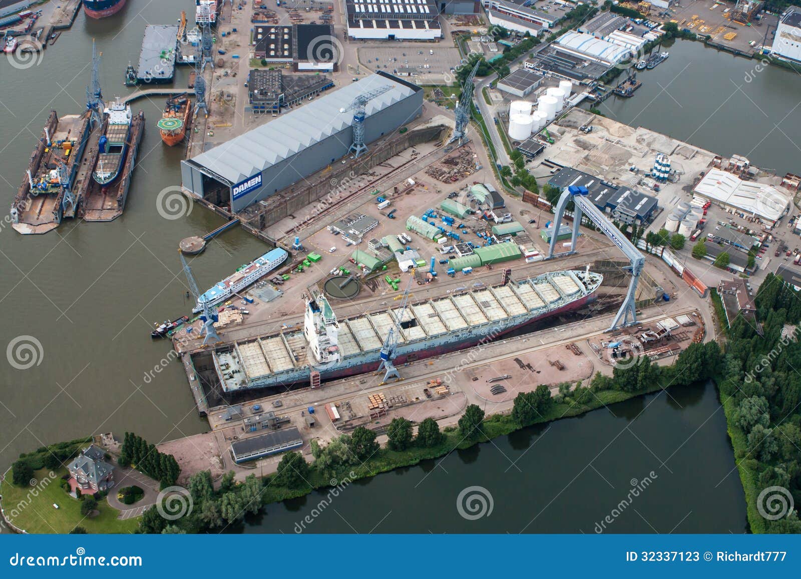 Port of Rotterdam editorial stock photo. Image of industrial - 32337123