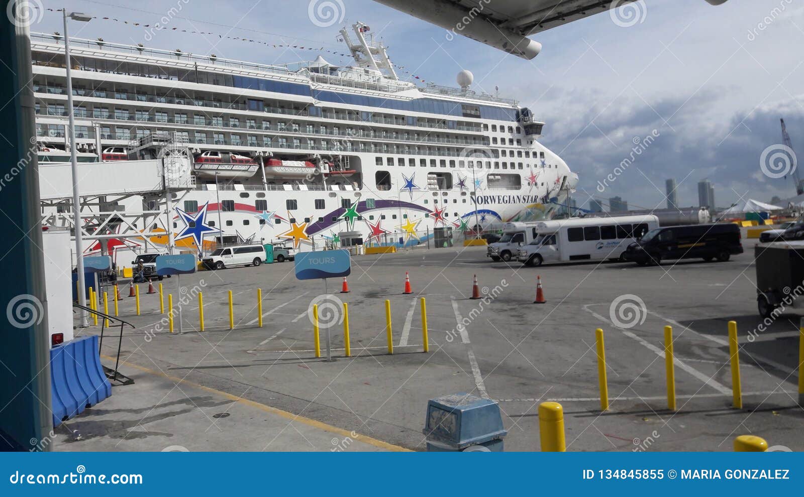 Cruise editorial image. Image of port, cruise, people - 134845855