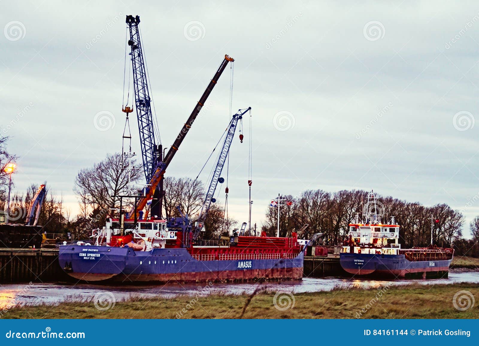 Port Sutton Bridge editorial stock image. Image of river - 84161144