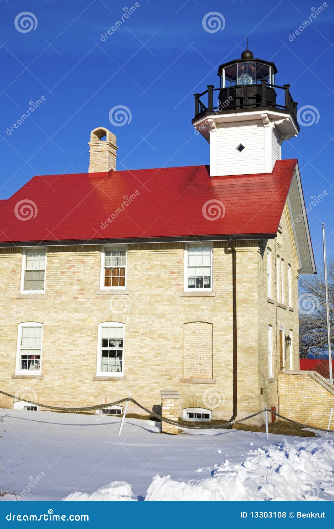 Port Washington Lighthouse stock photo. Image of lighthouse - 13303108